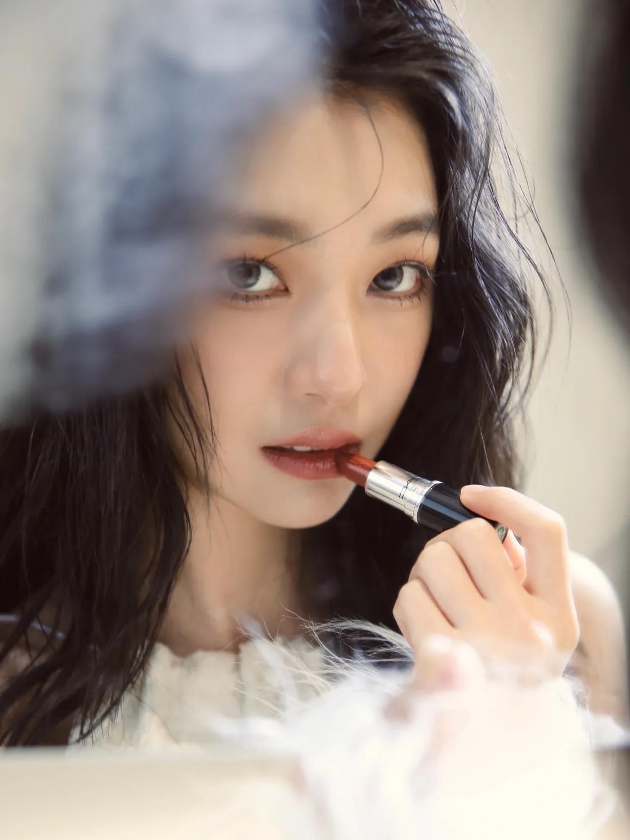 Yi Mengling's wallpaper collection - iNEWS