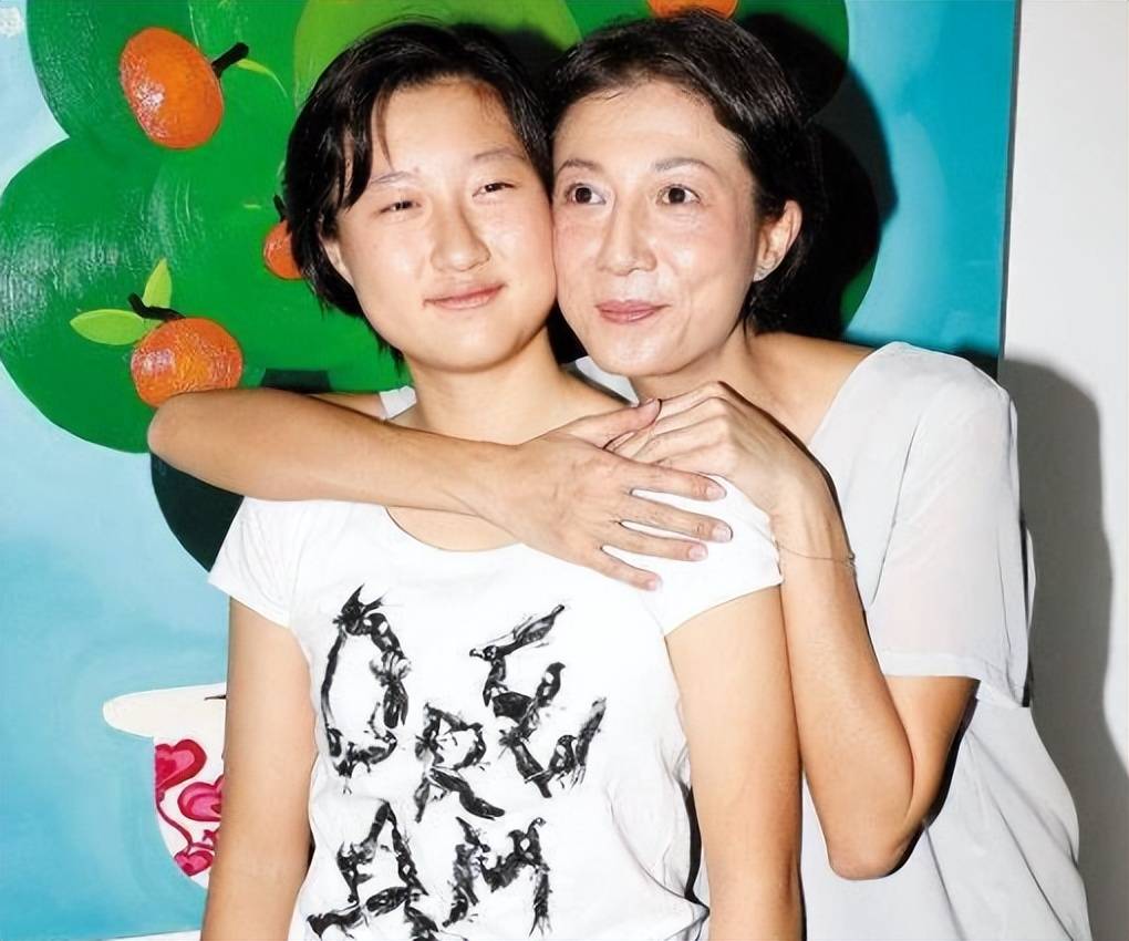 Jackie Chan's illegitimate daughter Wu Zhuo Linhan showed up, but his ...