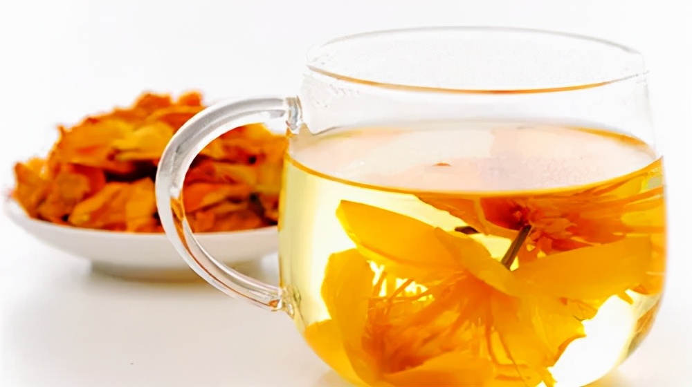 Holding a golden lotus in hand, come to Wutai Mountain to live life as ...