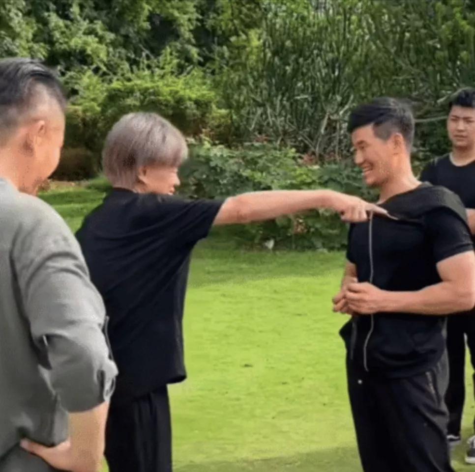 Xie Mengwei, who starred in "Little Soldier Zhang Ga", is still an ...