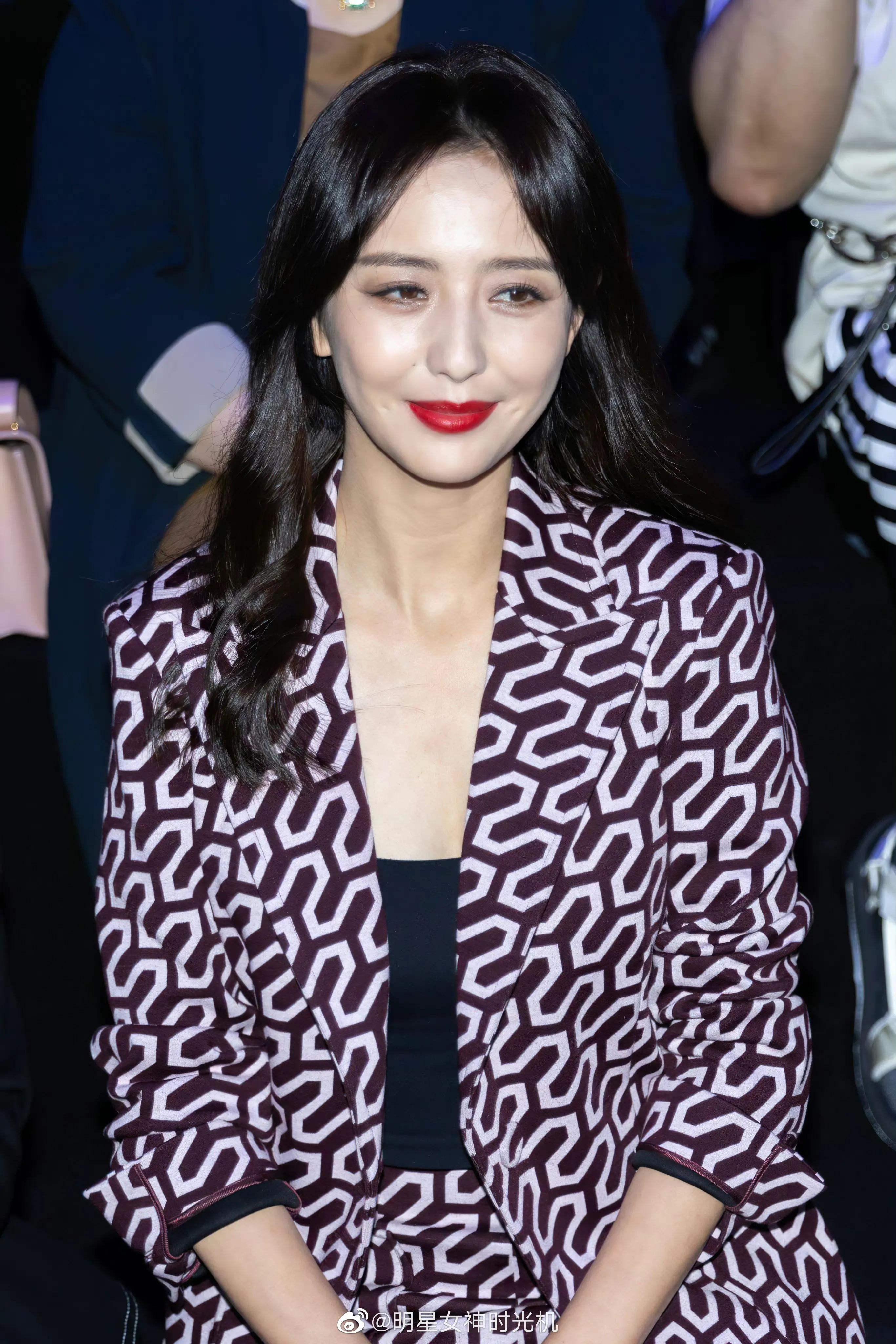 Tong Liya Shanghai Fashion Week - iNEWS