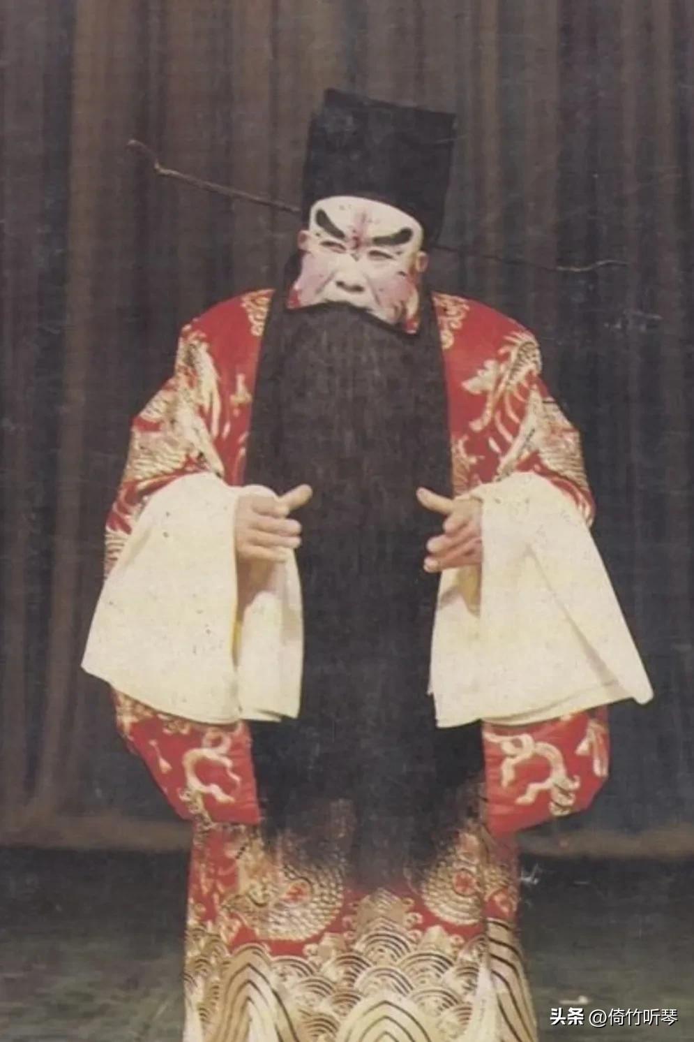 Yuan Shihai commented on the model operas and the performances of Qian ...