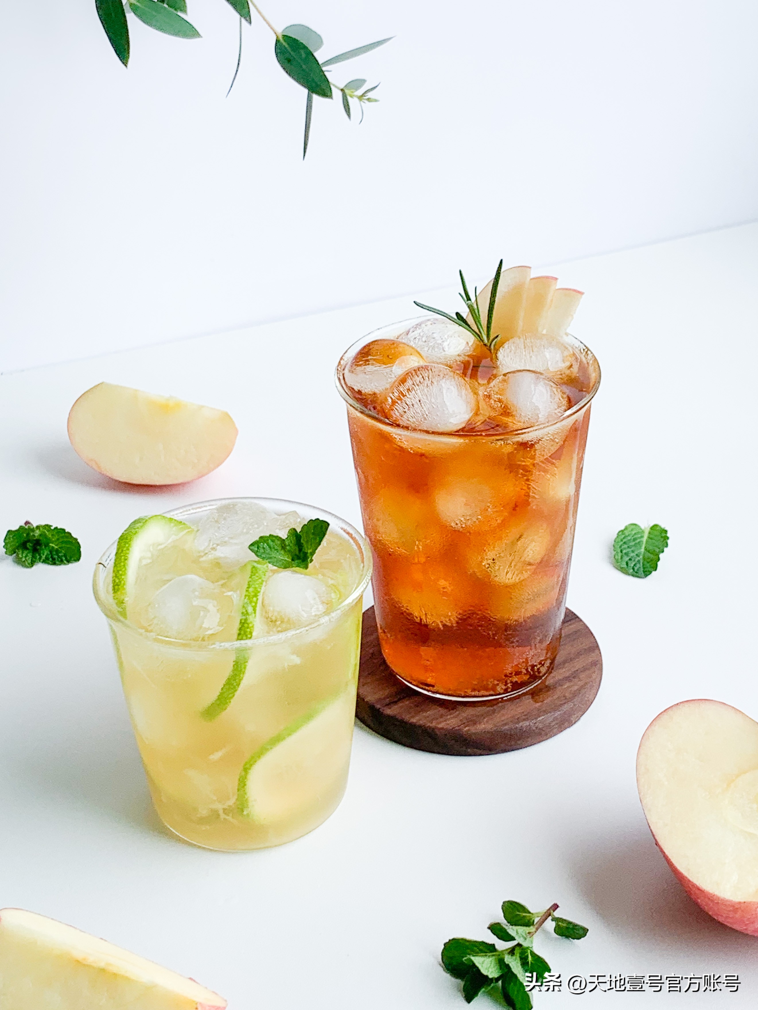 37° high temperature, rely on these 2 cups of refreshing water to ...