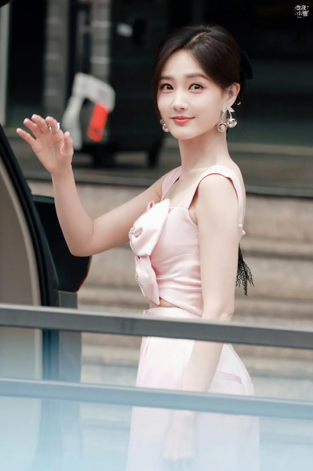 Chinese fashion sexy beauty - Li Yitong - iNEWS