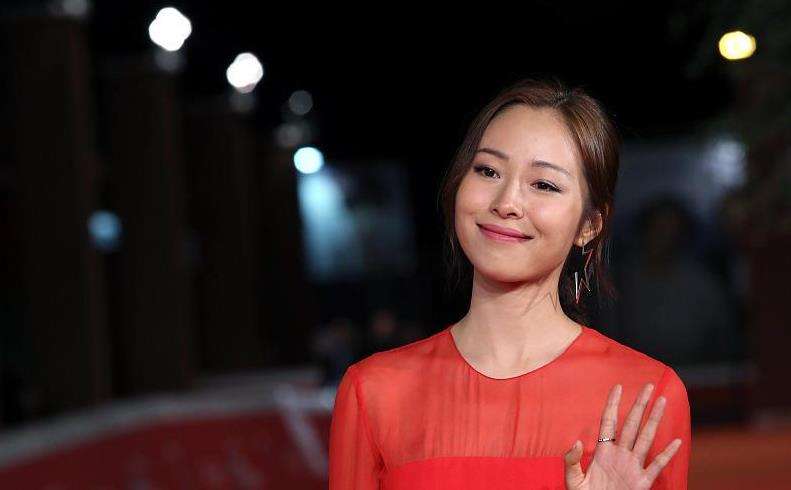There were scandals with Fang Datong, and she suffered from depression ...