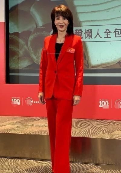 Zheng Yuling is 61 years old so fast, she can't bear to look directly ...