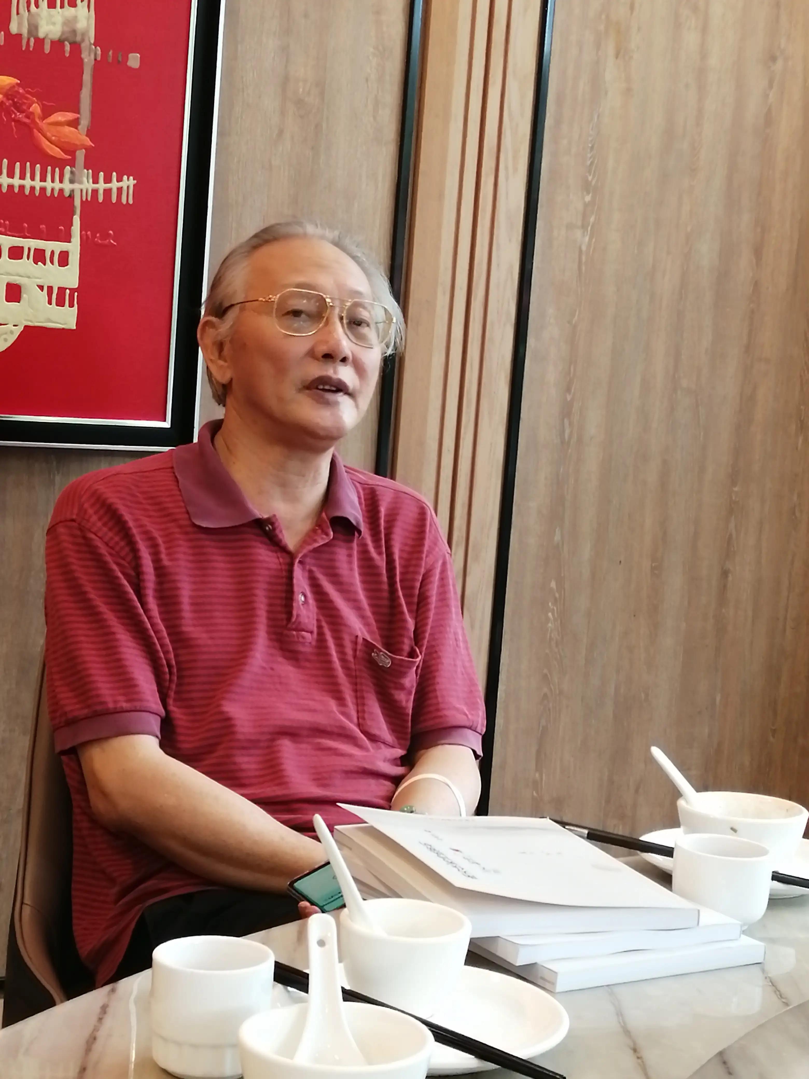 Comment on "Model China - A Collection of Calligraphy by Shen Peng and Lu Zhiqiang" - iNEWS