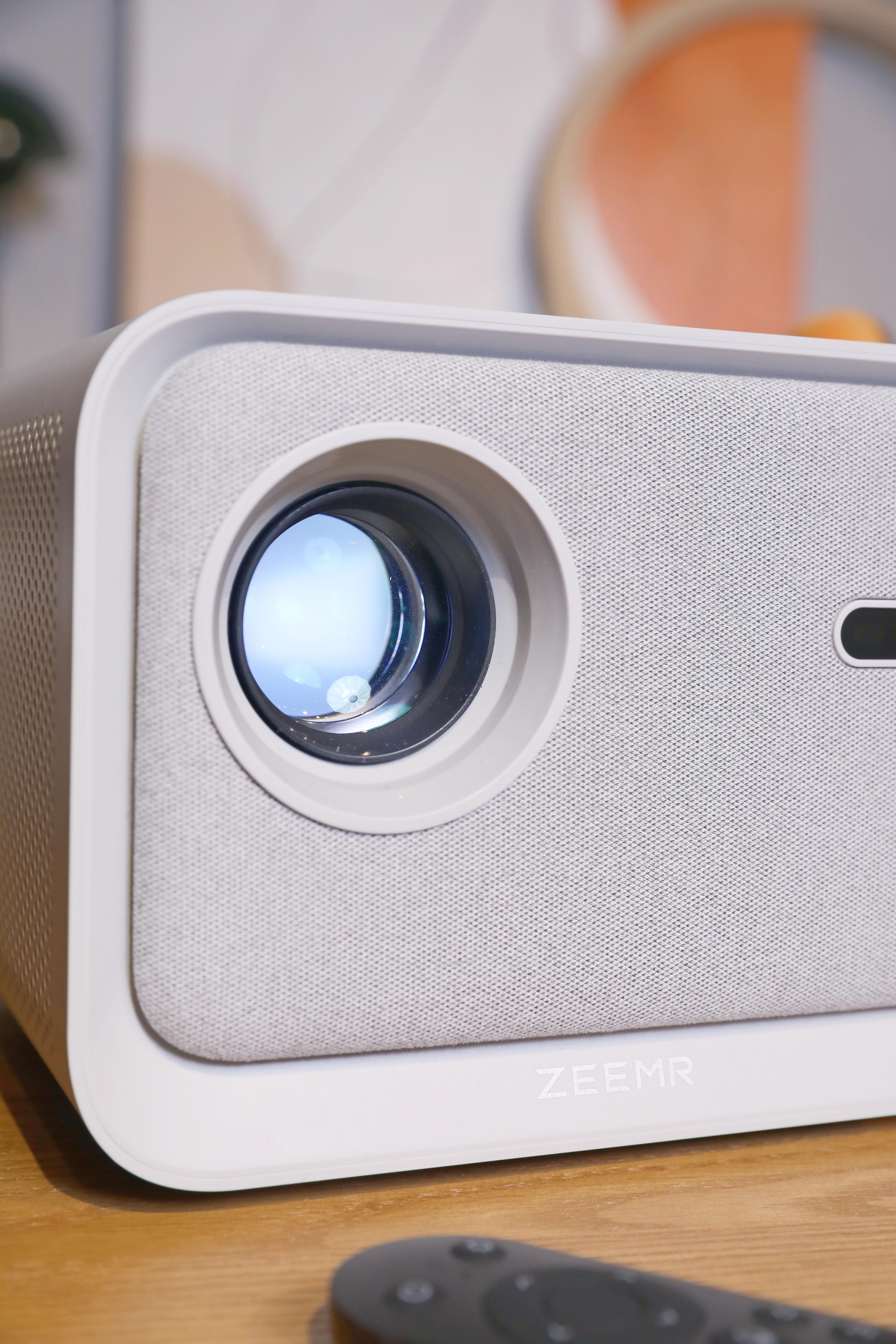 Zhima Z1 MINI, true cinema-quality projection - iNEWS