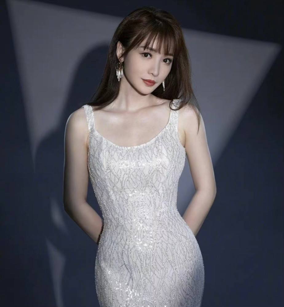 There are "tall face" actresses, I only take these 5, the actual one is ...