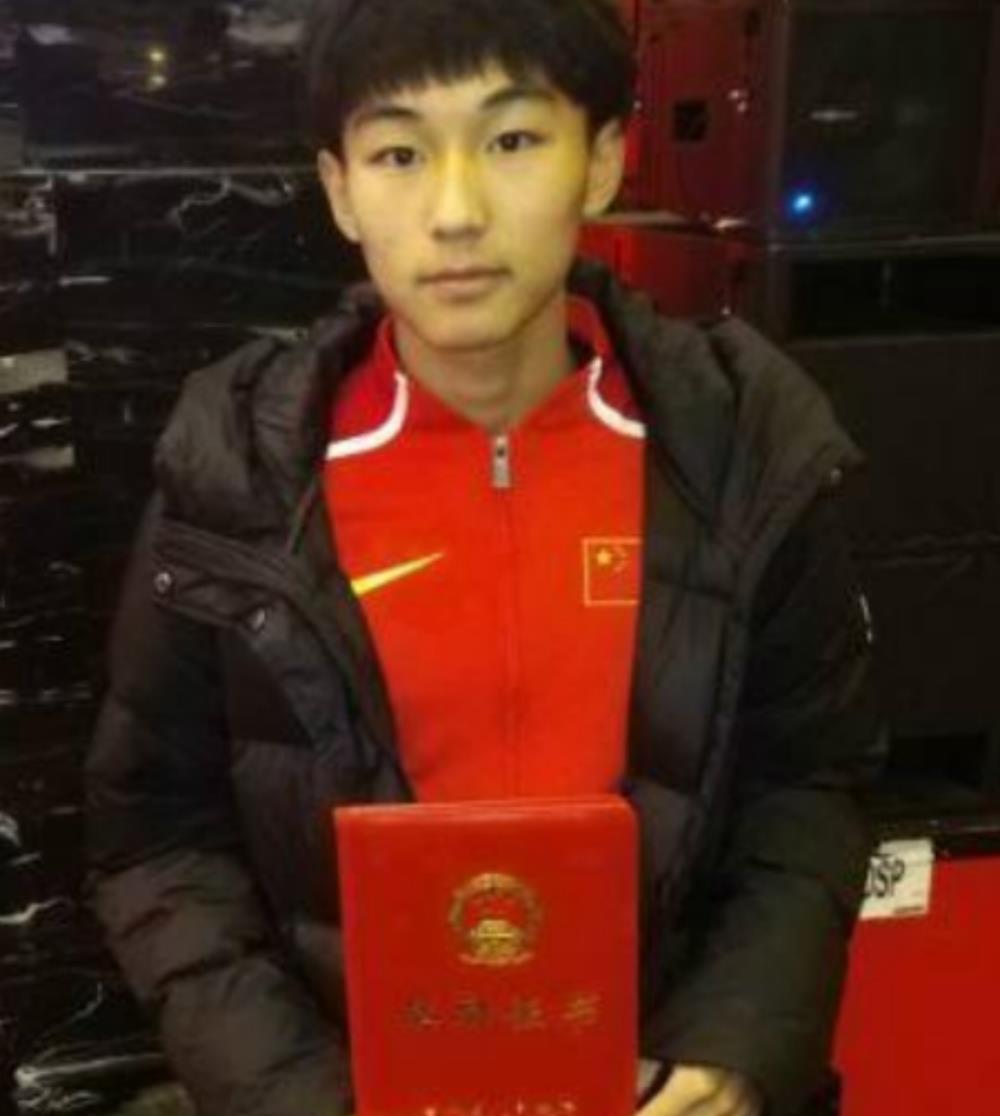 Chen Jiapeng's fourth hit against Japan! The 21-year-old sprinted 10.17 seconds for 100 meters ...