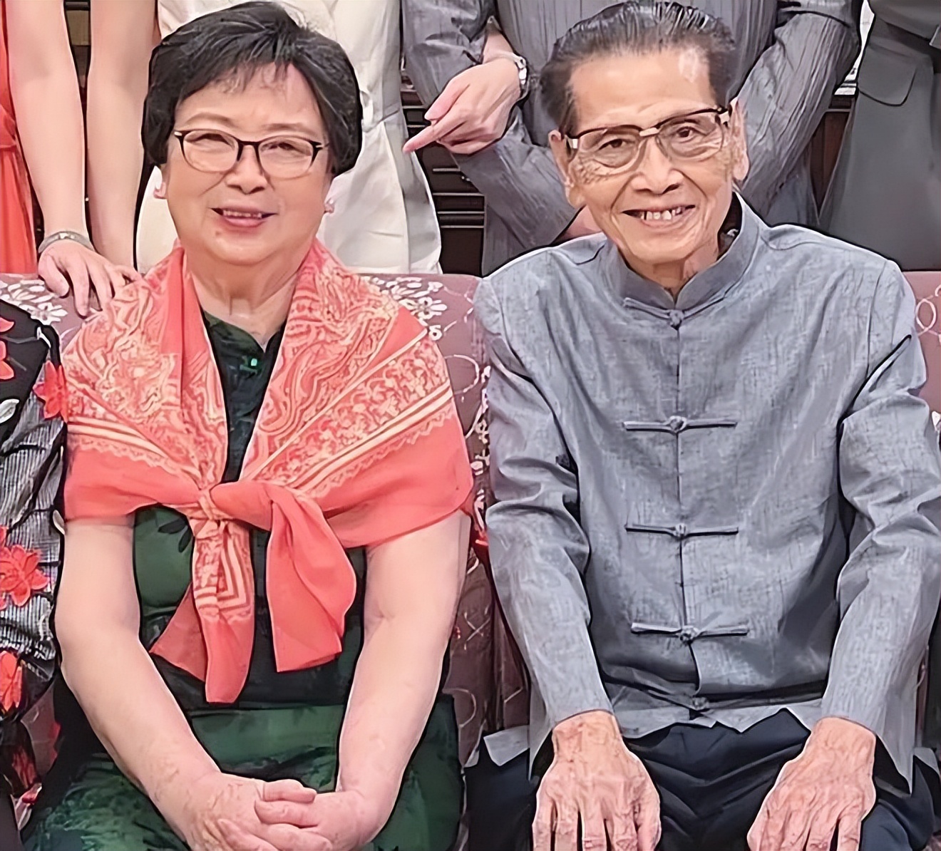 [Foreign Wife Local Lang]: Ah Guang is old, A Zong is gone, A Yao and A ...