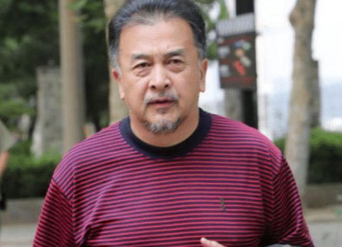 Seventy-year-old Huang Hong and the mysterious beauty, whose identity ...