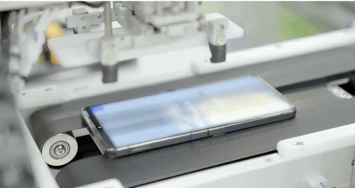 Robots in Samsung mobile phone factory - iNEWS