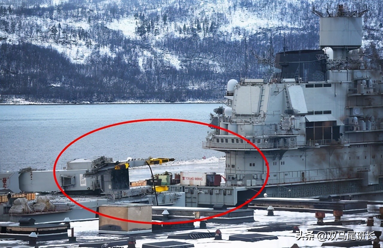 Russia received a gift from China: a super floating dock with a load of ...