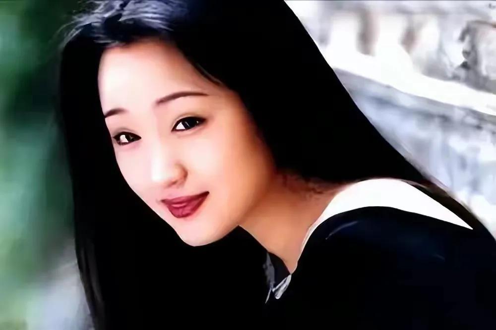 26 years after Yang Yuying broke up with her first love Lai Wenfeng, he ...