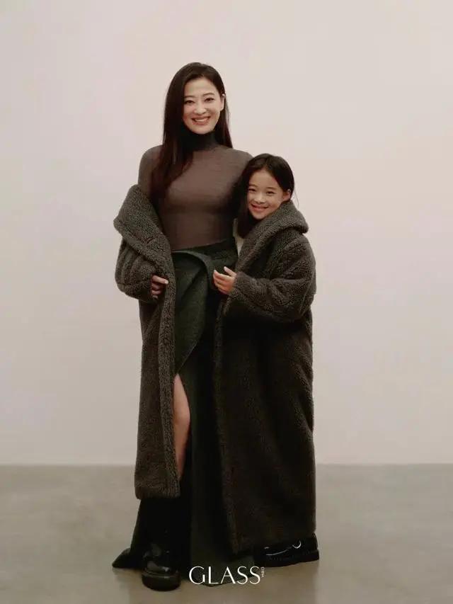 Mei Ting posted a mother-daughter photoshoot to celebrate her birthday ...