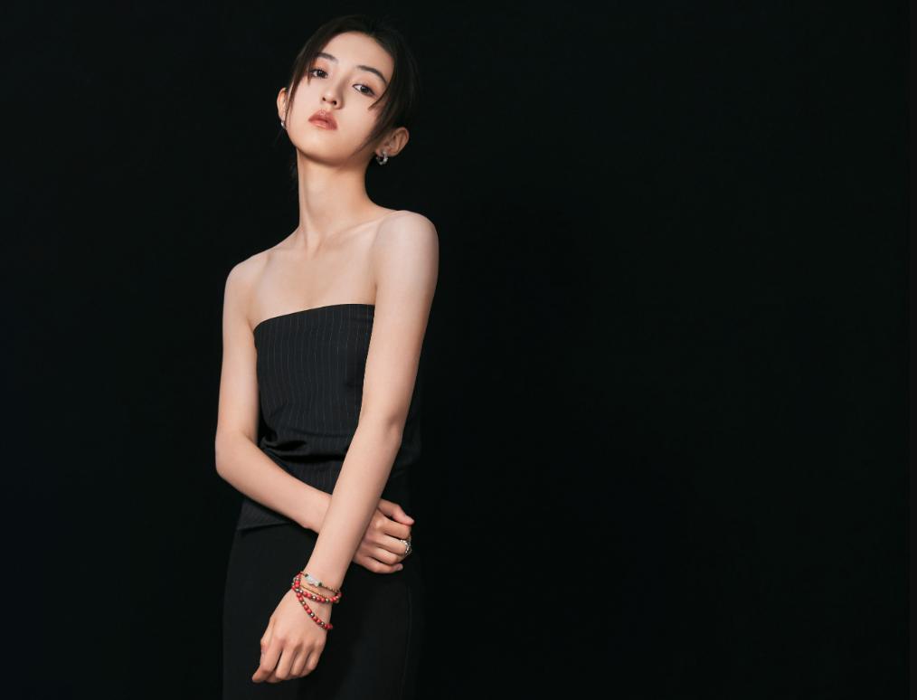 Zhang Zifeng became the youngest actress to win the Huabiao Award, and ...