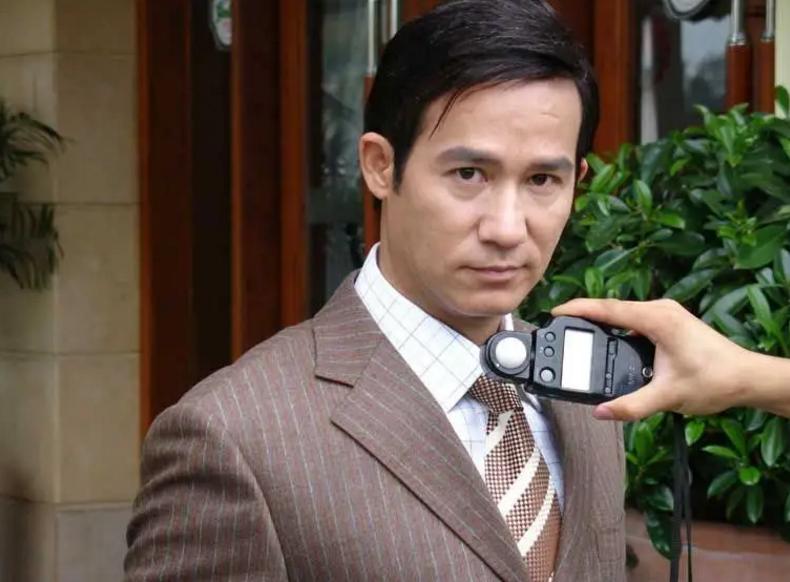 The gold-medal villain Li Zixiong married a 23-year-old wife and became ...