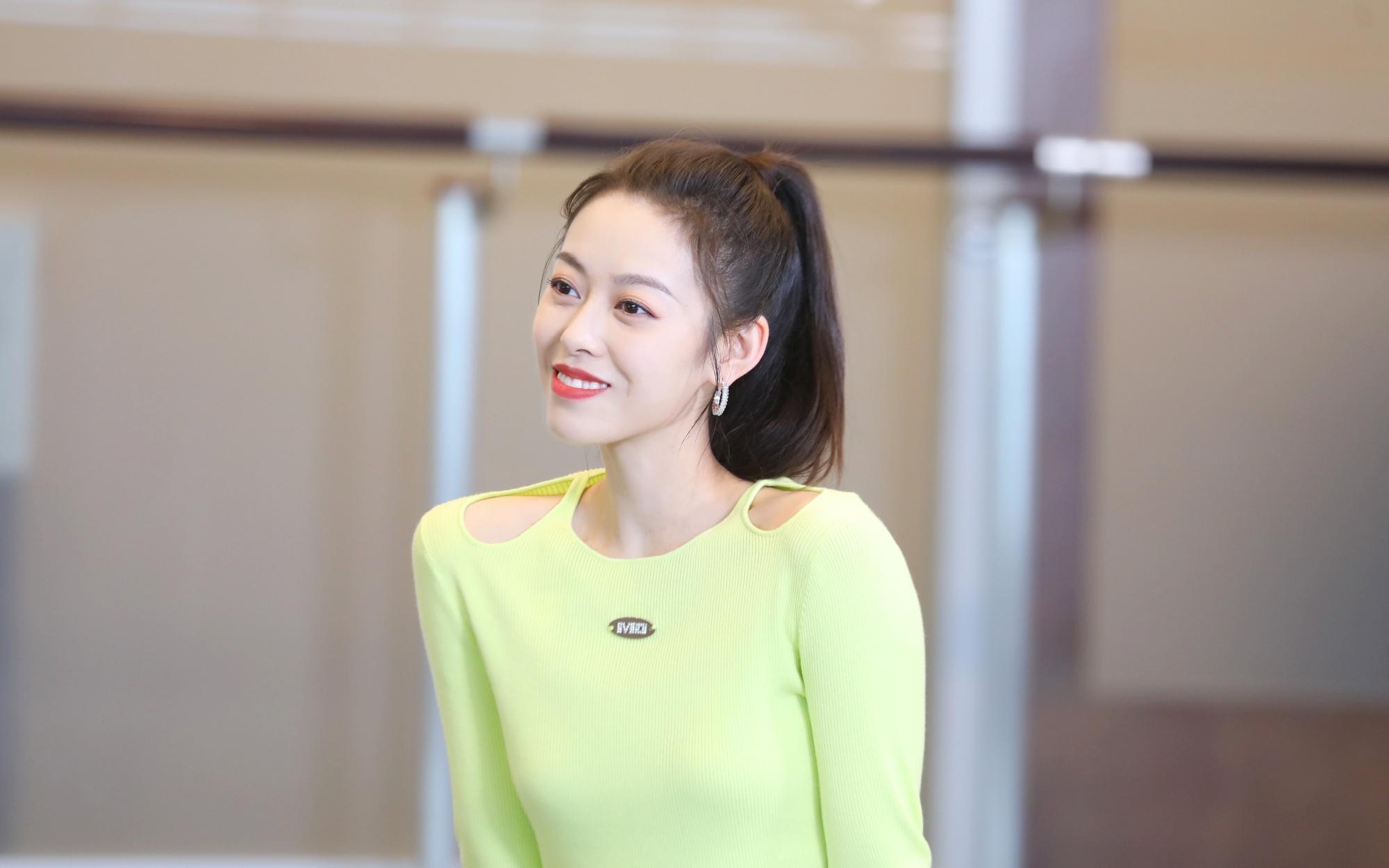 In "Half-familiar Lovers", Zhou Nan and Wang Yucheng's first date came into reality like an idol ...