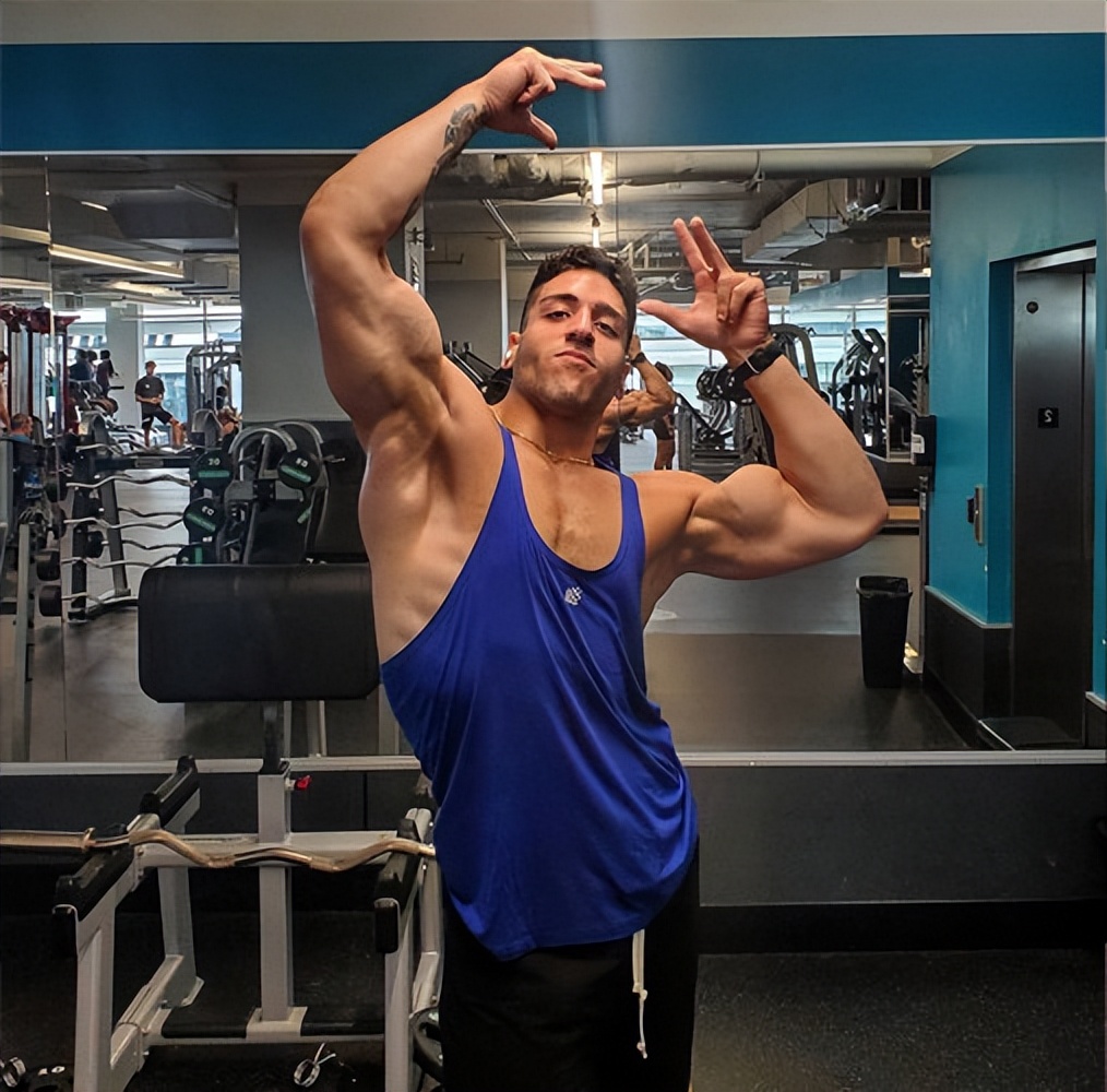 From a fat man of 340 pounds to a muscular man of 220 pounds, in 6 ...