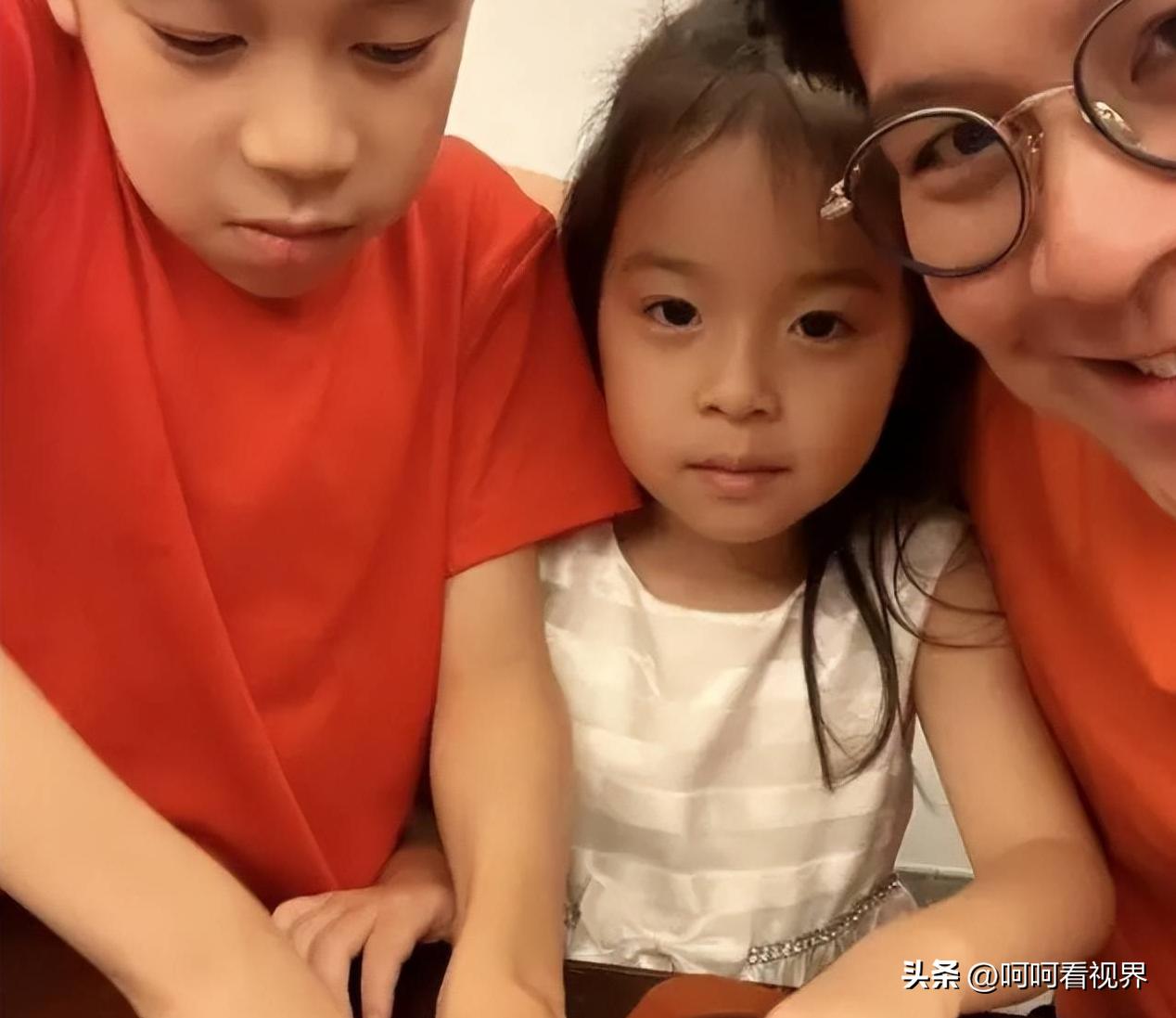 Guo Jingjing's family of five climbed the Great Wall without bodyguards ...