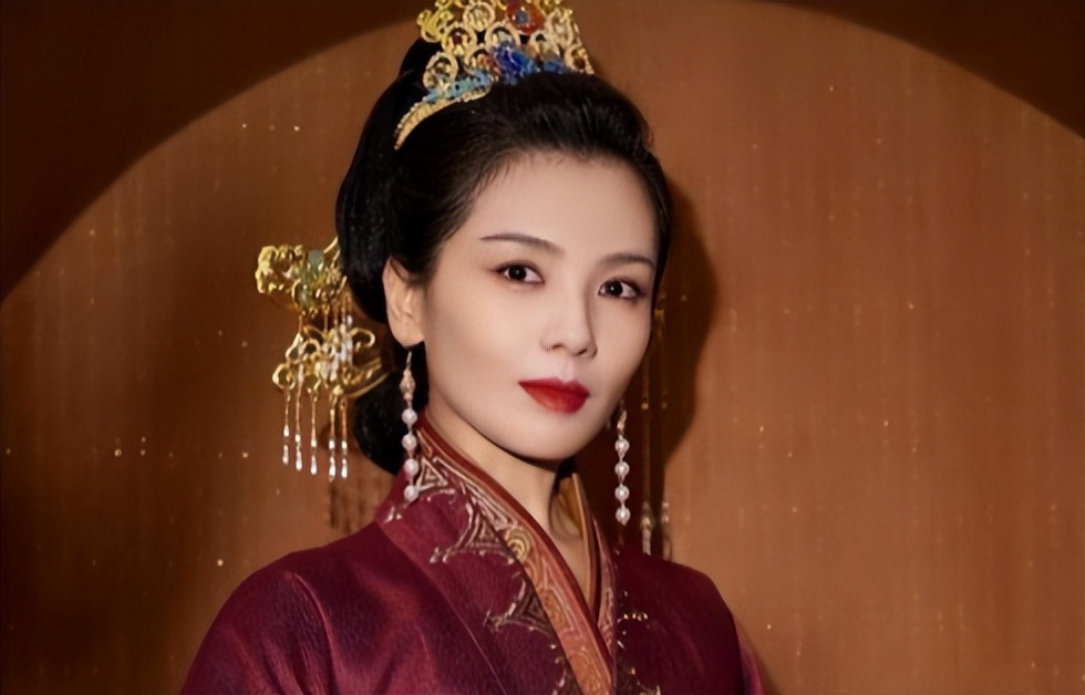 45-year-old Liu Tao rarely showed up, his appearance changed too much ...