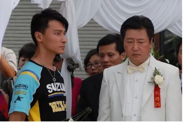 Actor He Gang: He made his debut imitating Andy Lau at the age of 23 ...