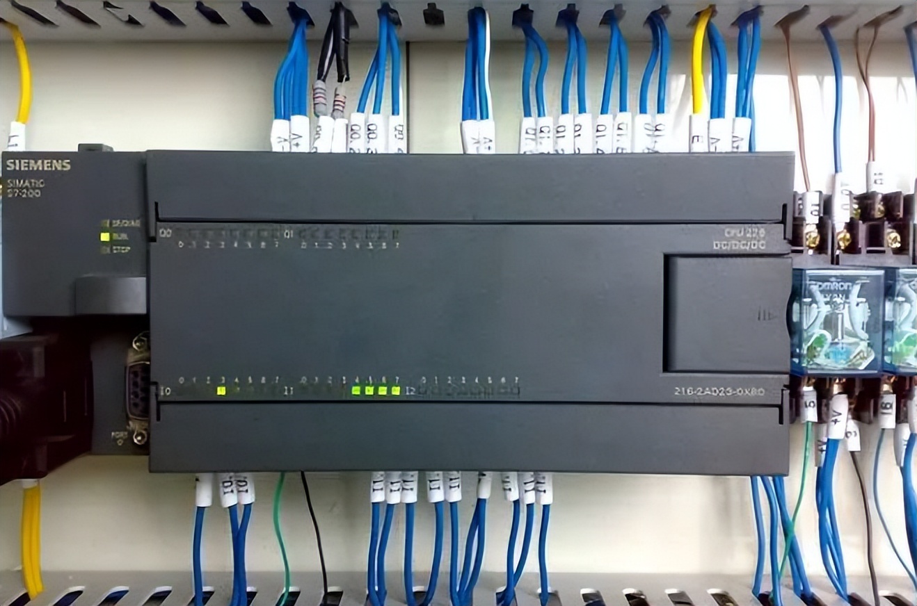 The difference and advantages and disadvantages of PLC and single chip ...