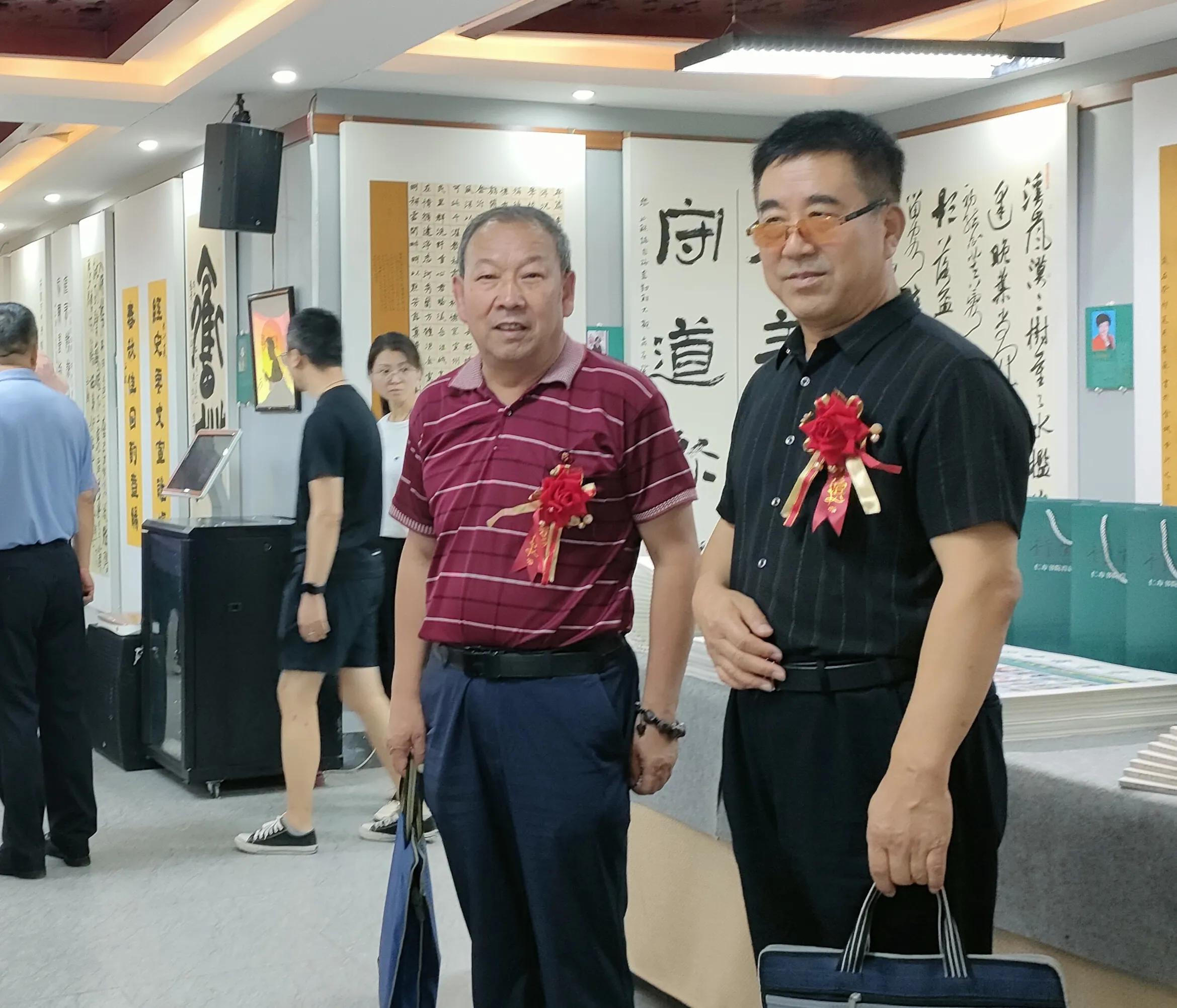 Famous writer Guo Jian had a long talk with entrepreneurs in Lanzhou on ...
