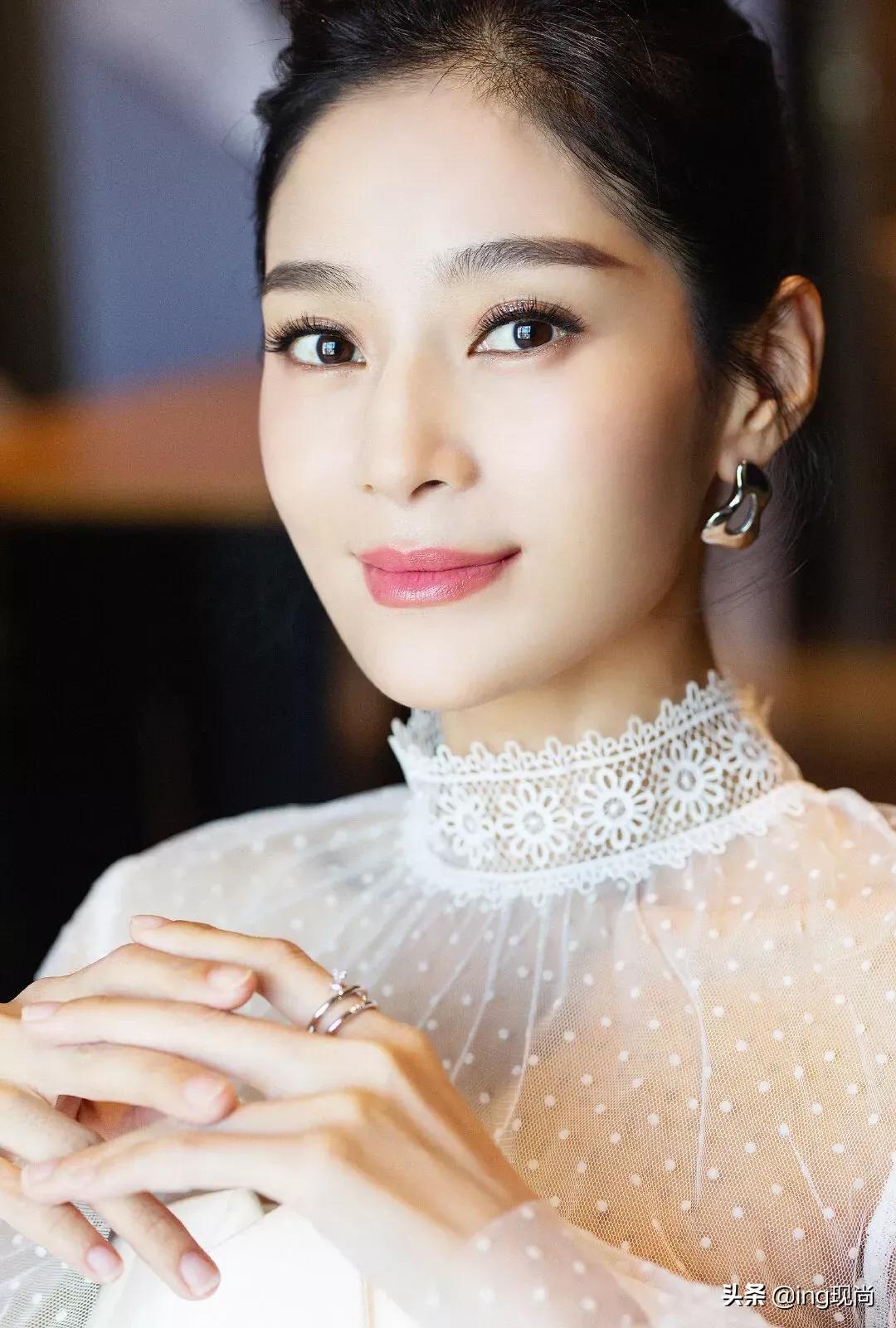 Wang Yuanke: Feng Jiao Shui Mei, fresh temperament, bright and moving ...