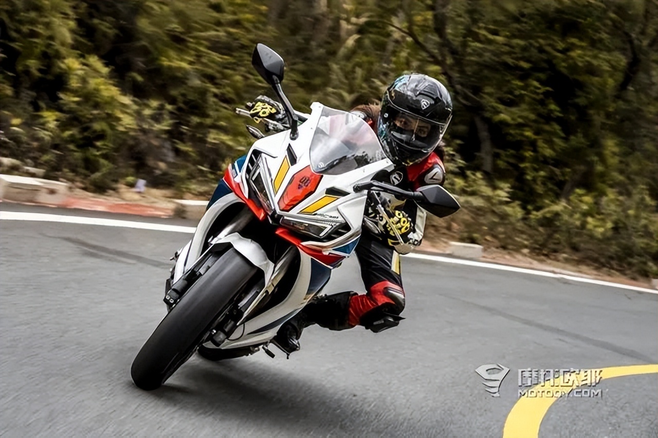 Following the RC401, there will be a large displacement imitation race ...