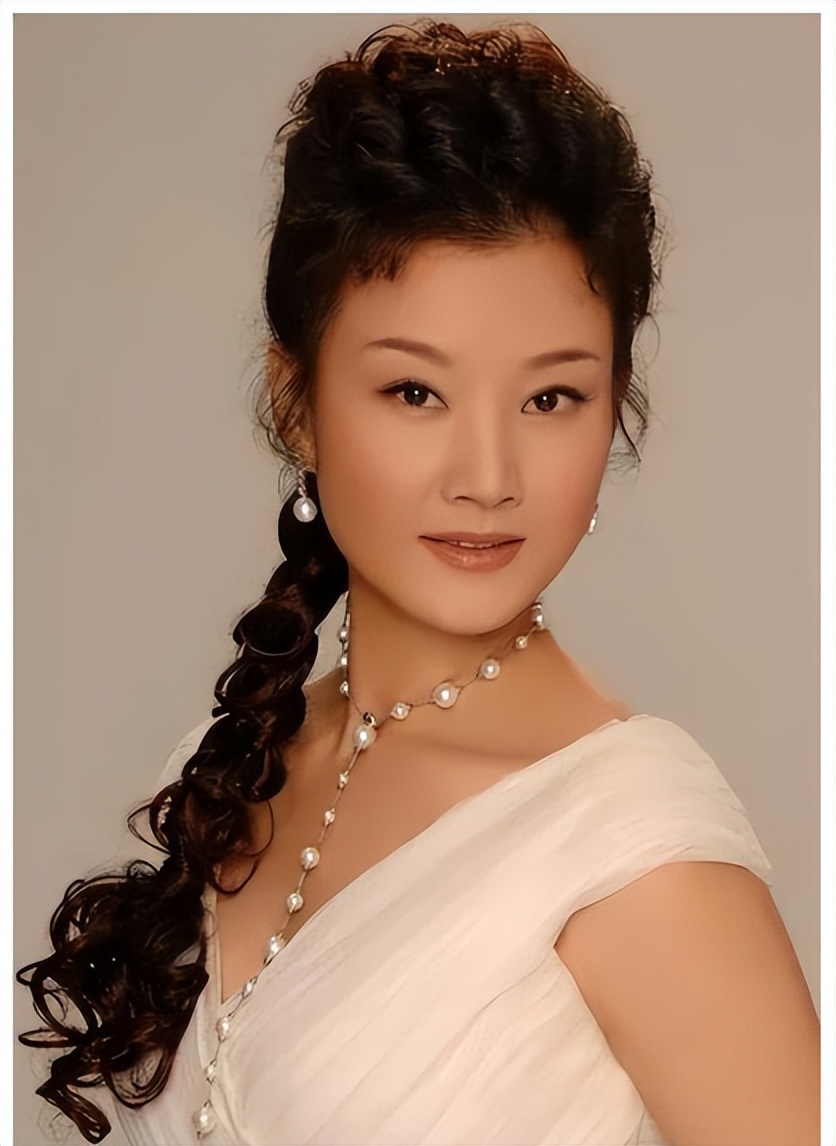 Singer Song Zuying: separated from her husband for 8 years, gave birth ...