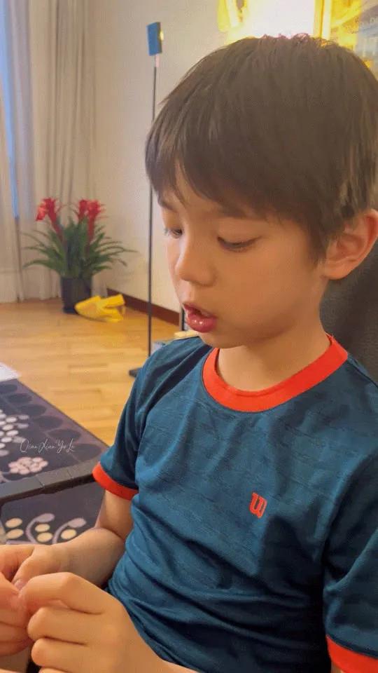 Sha Yi posted family photos on 520 to share sweetness, 12-year-old Anji ...