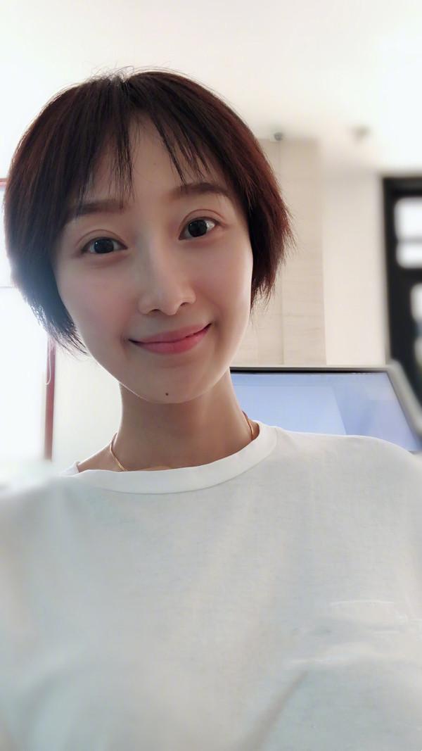 She is Murong Yunduo in "Let's Watch Meteor Shower Together". She got ...