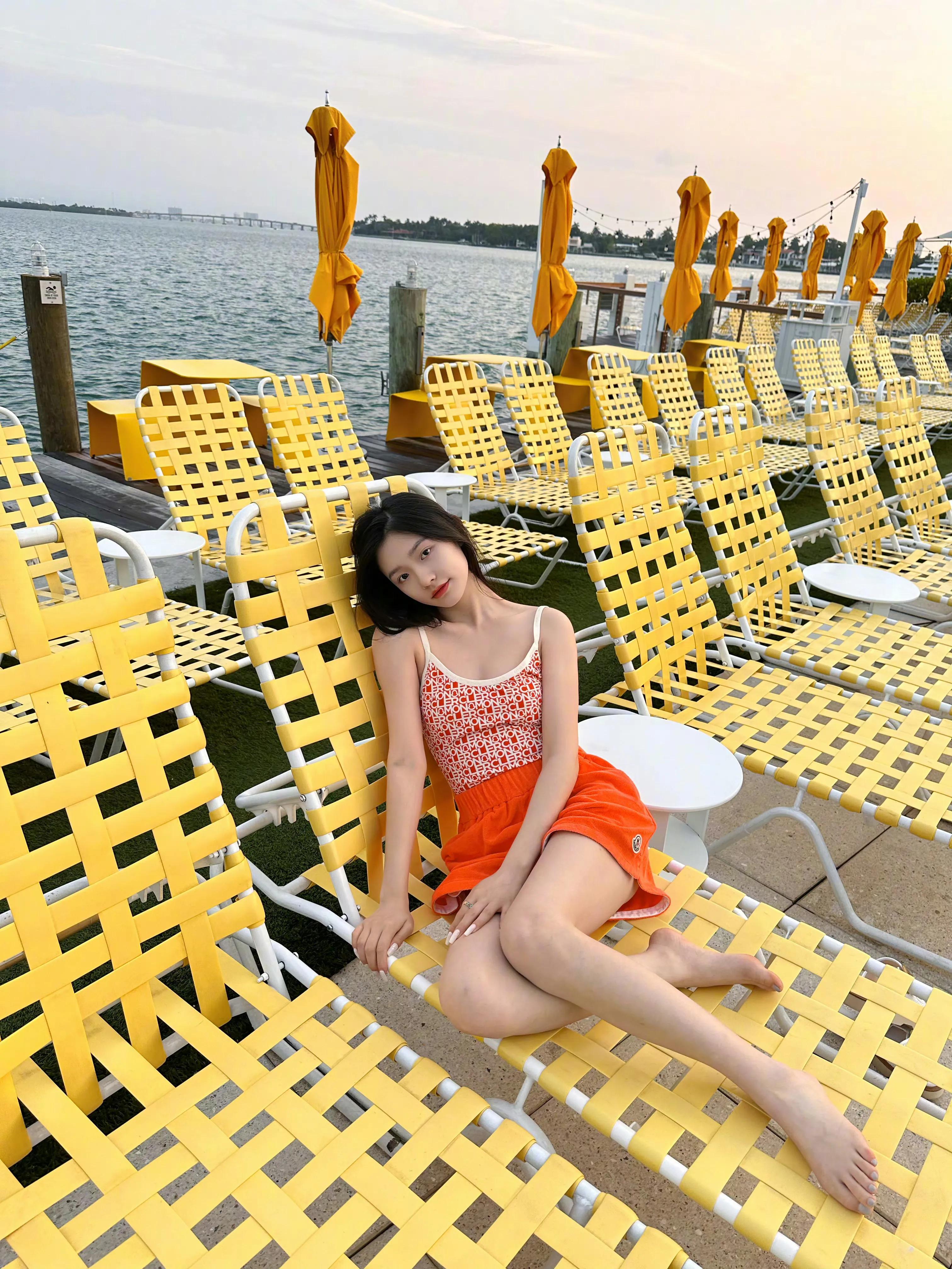 Lin Yun's beautiful legs in summer - iNEWS