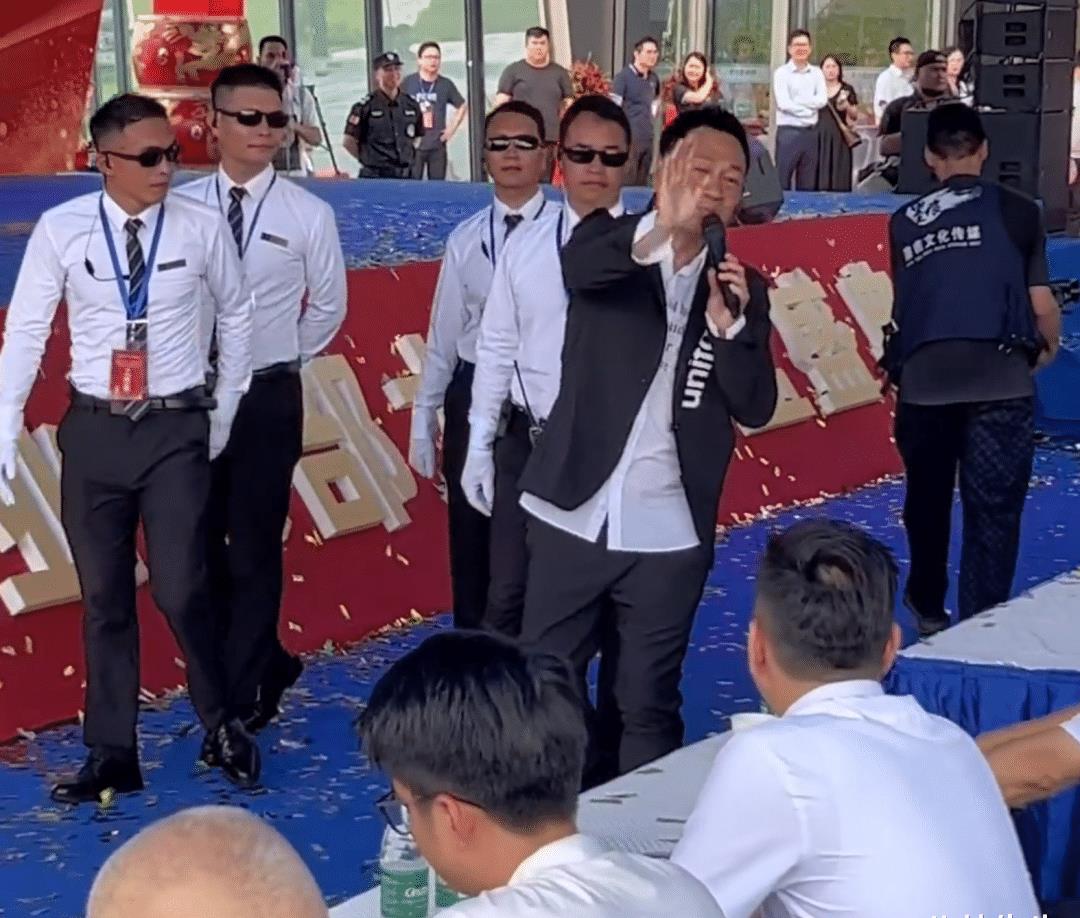 The scene of TVB Shidi walking in the mainland is funny, no one is ...