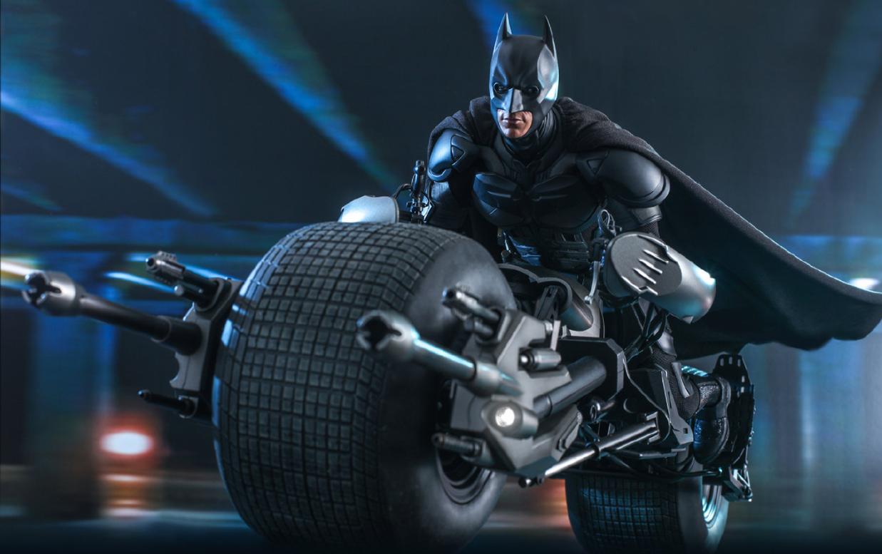 Not just movie fans: Vietnamese students make their own Batman ...