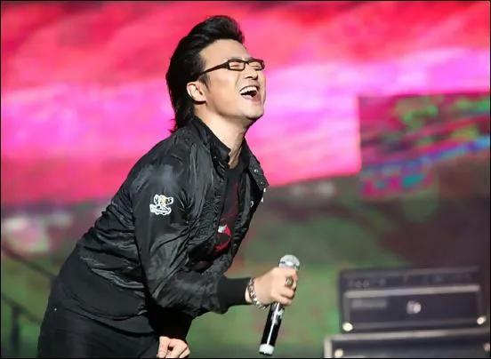 Wang Feng lost completely, the singer's concert battle, only Wang Feng ...