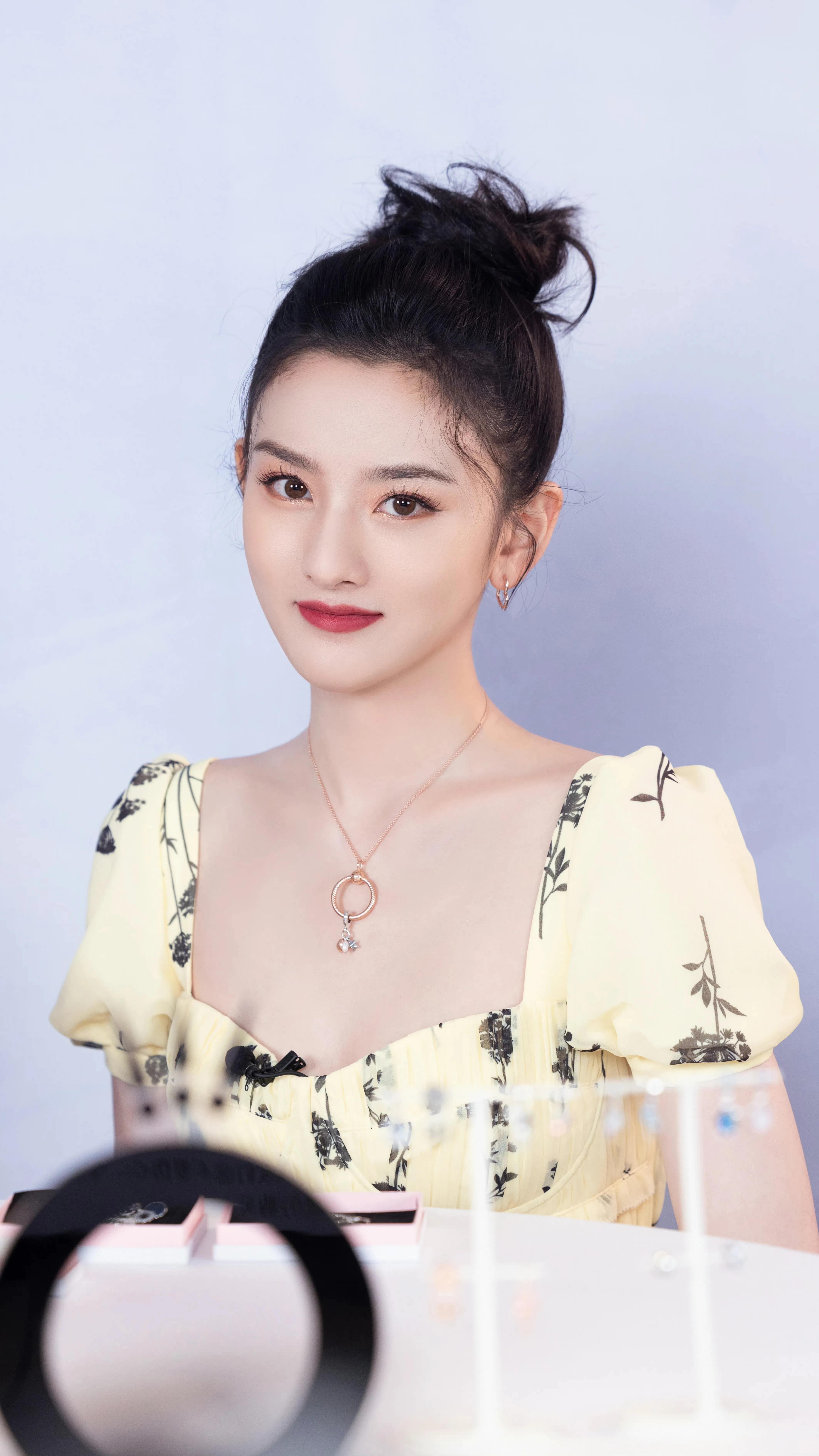 Song Zuer's beautiful wallpaper - iNEWS