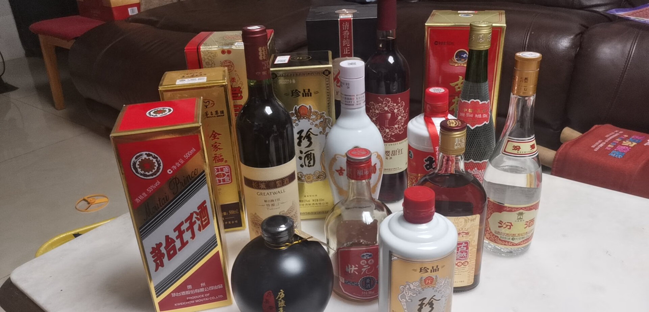 The 4 mid-range strong-flavored wines with high sales volume are all ...