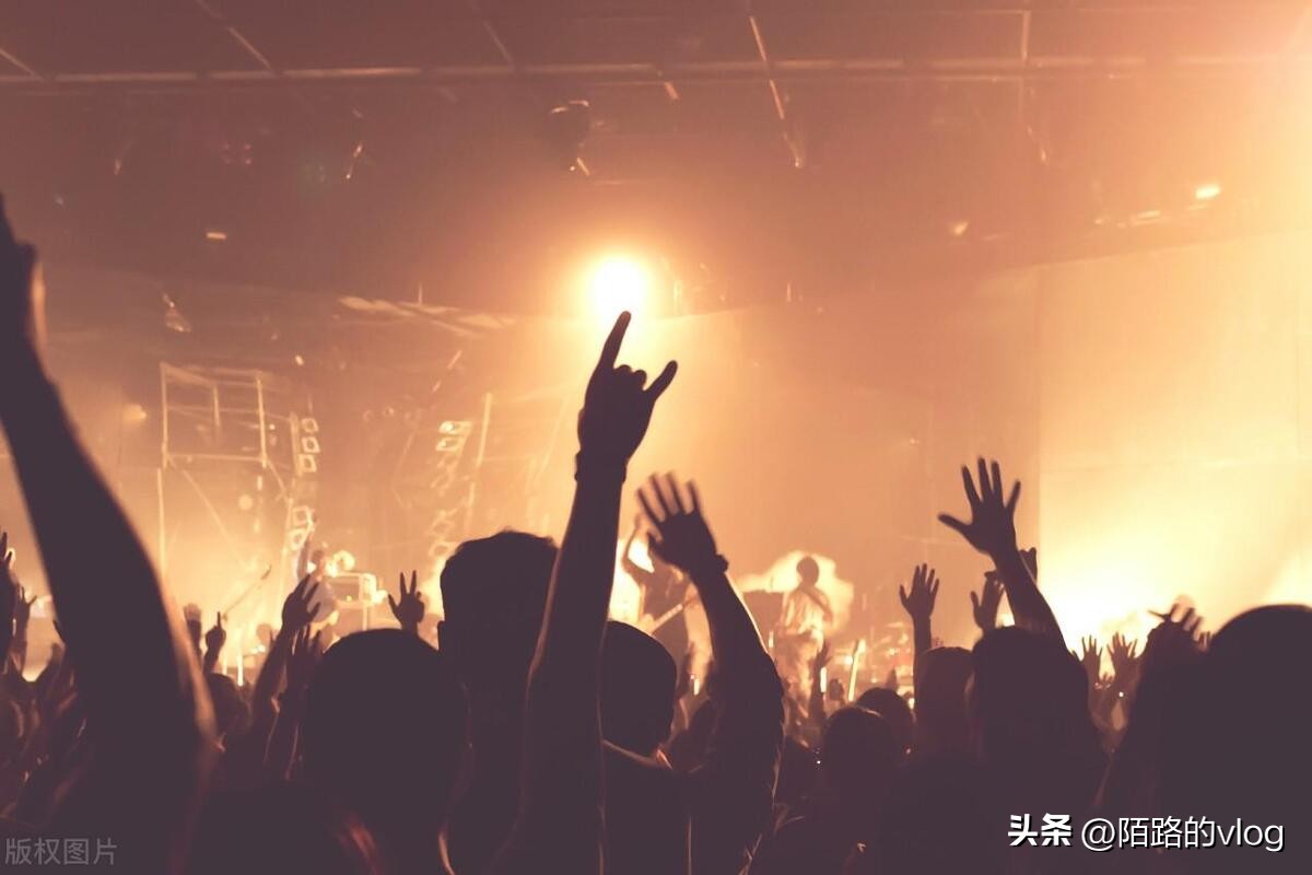 Ten Classic Songs of Singer Chun Lei - iMedia