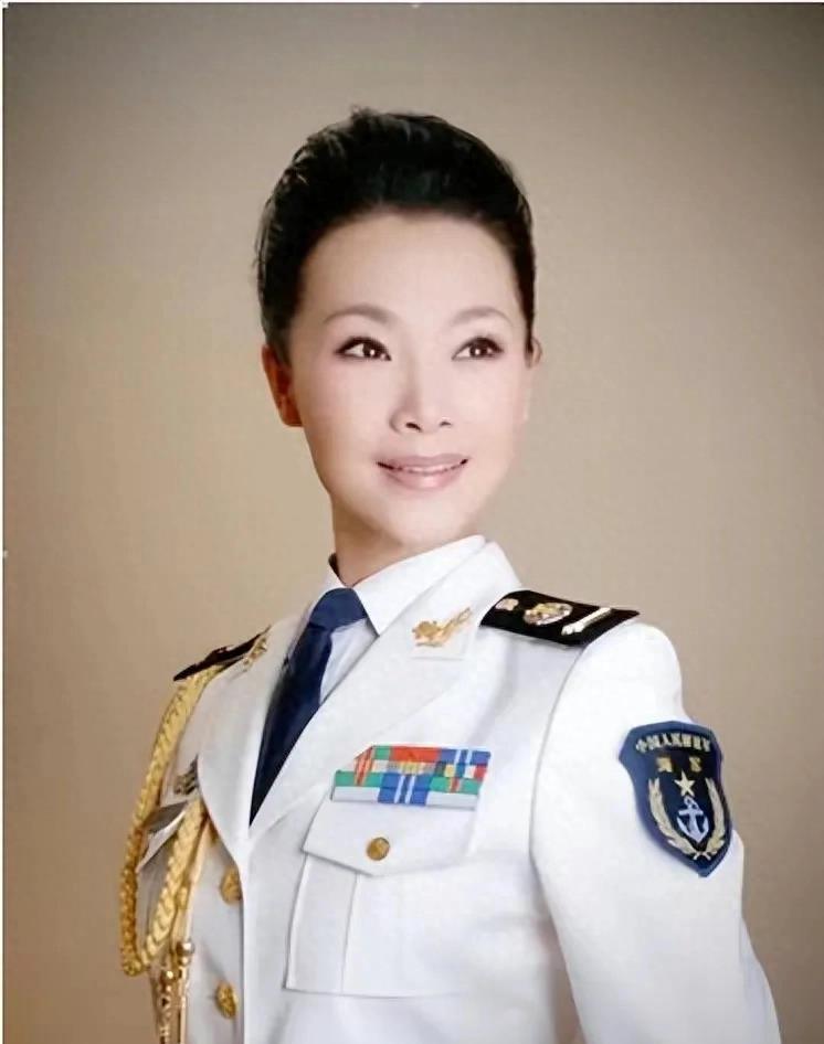 Singer Lu Wei: After her boyfriend died of illness, she hugged her ...