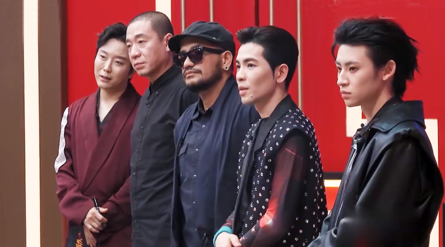 The famous scenes of "Flashing Band" continue, Zhang Bichen's adult ...