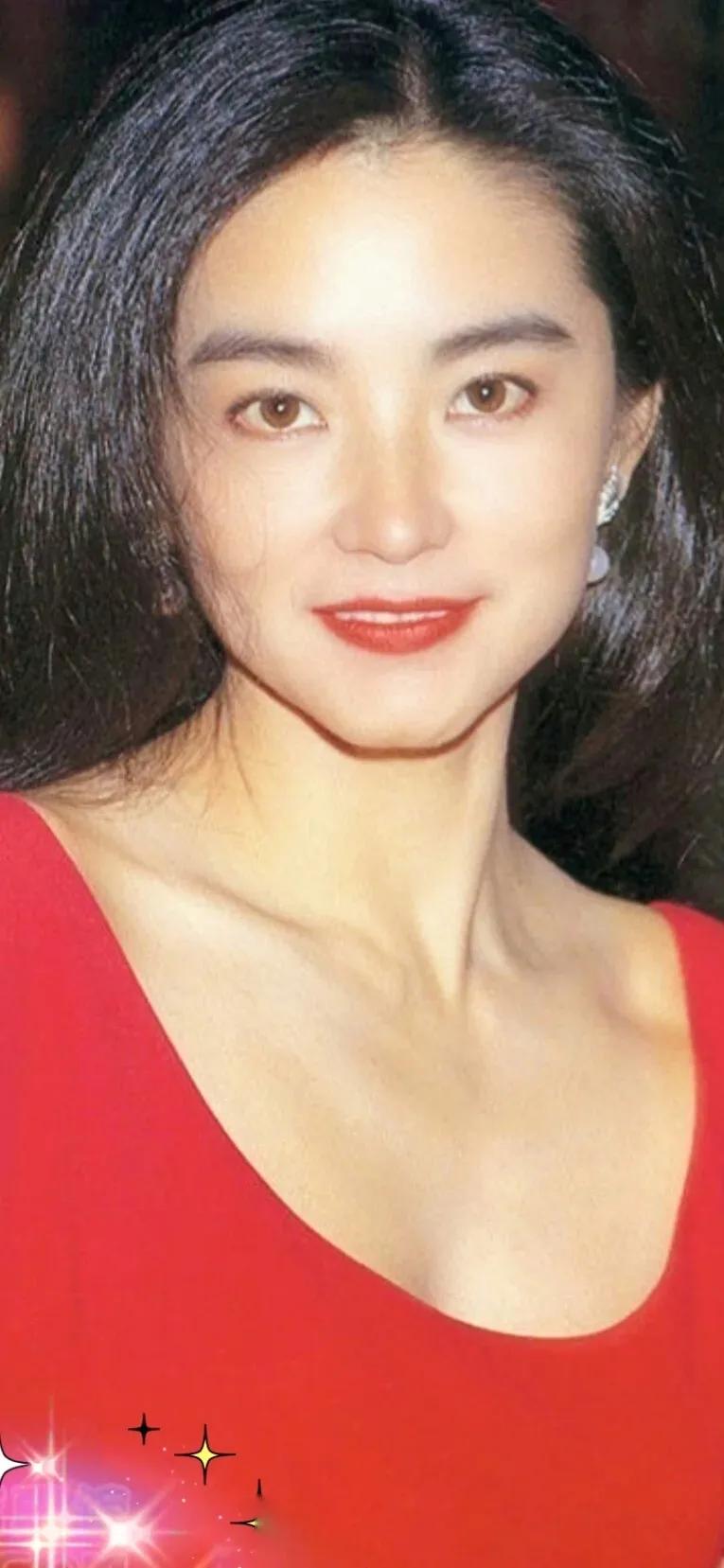 Scout spotted Brigitte Lin on the street - iNEWS