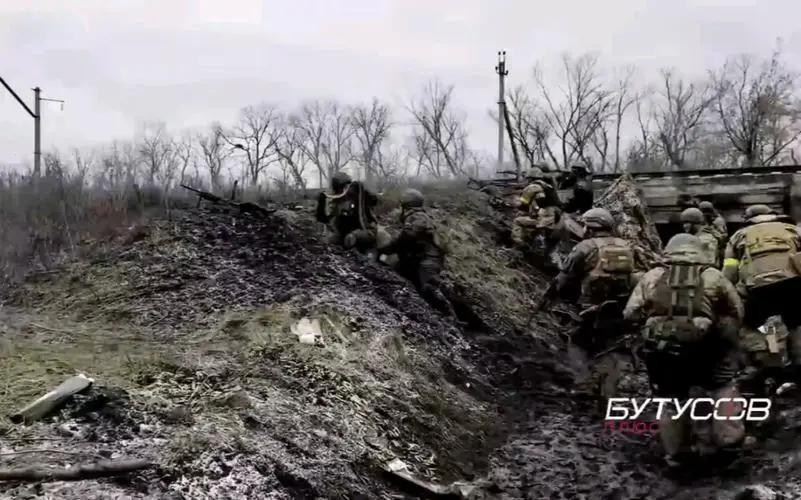 Raid horror! Bachmut's steel rain covered tens of thousands of Russian ...