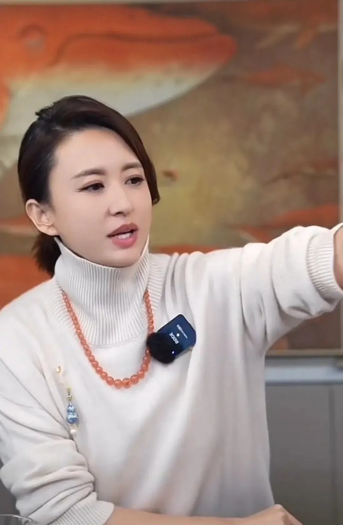 CCTV goddess turned into Beijing Film Academy professor! Zhang Lei's 40 ...