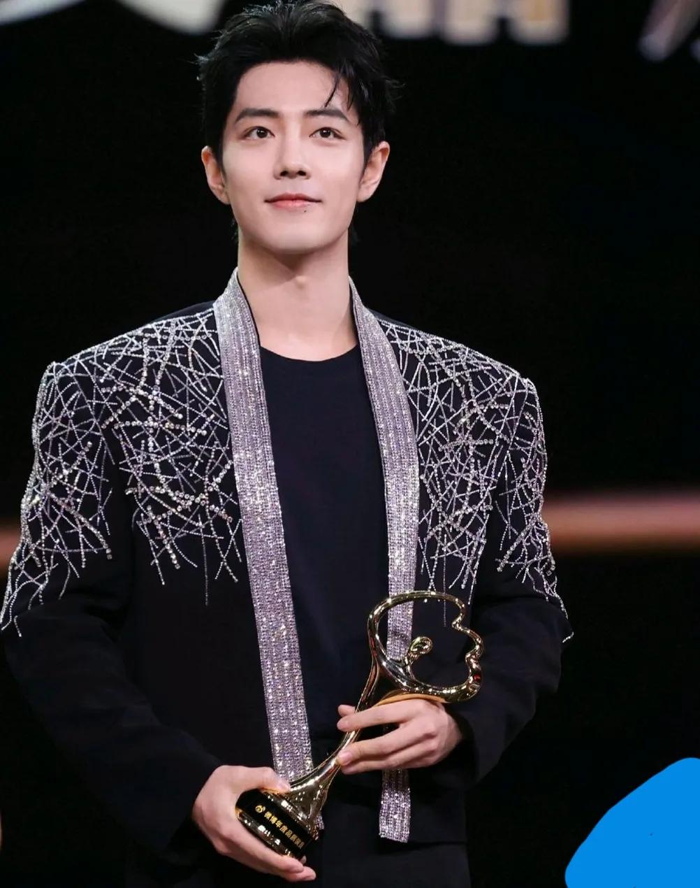 "Xiao Zhan" "Weibo Night" won the award and became a popular figure! - iMedia