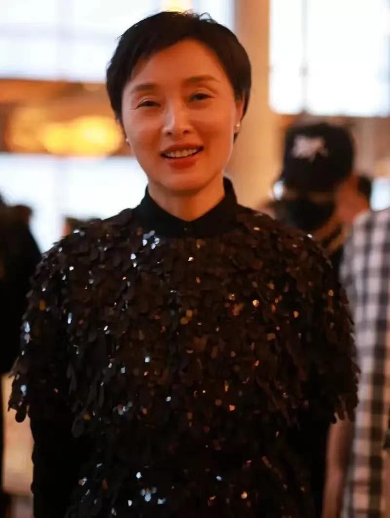 Wu Yue won the award, what's the matter with Yuan Quan? Fans say that ...