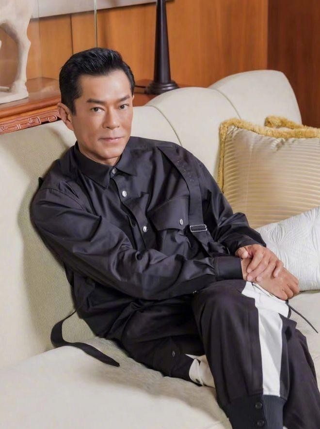 The 53-year-old Louis Koo's face has a backlash! Eat only one meal a ...