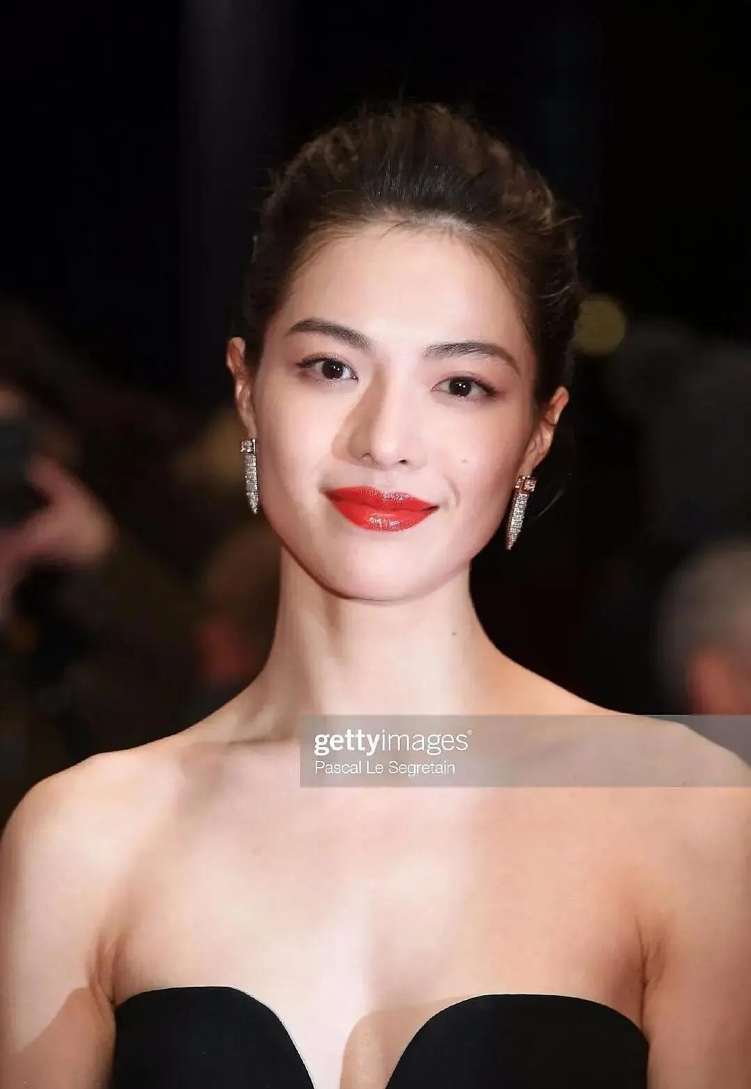 After a lapse of 16 years, Liu Tianxian finally returned to the costume ...